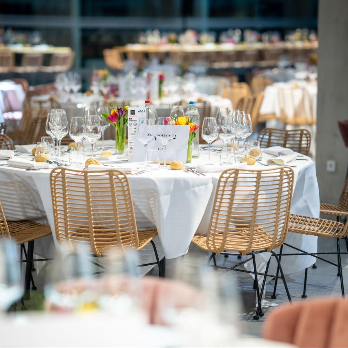 Banquet Table: Sizes, Shapes, Capacities, and Layouts for Events